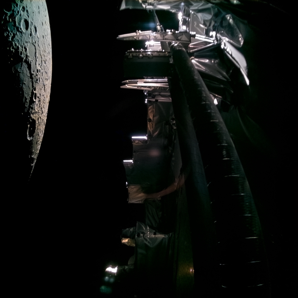 JUICE survole la Lune et la Terre | CNES