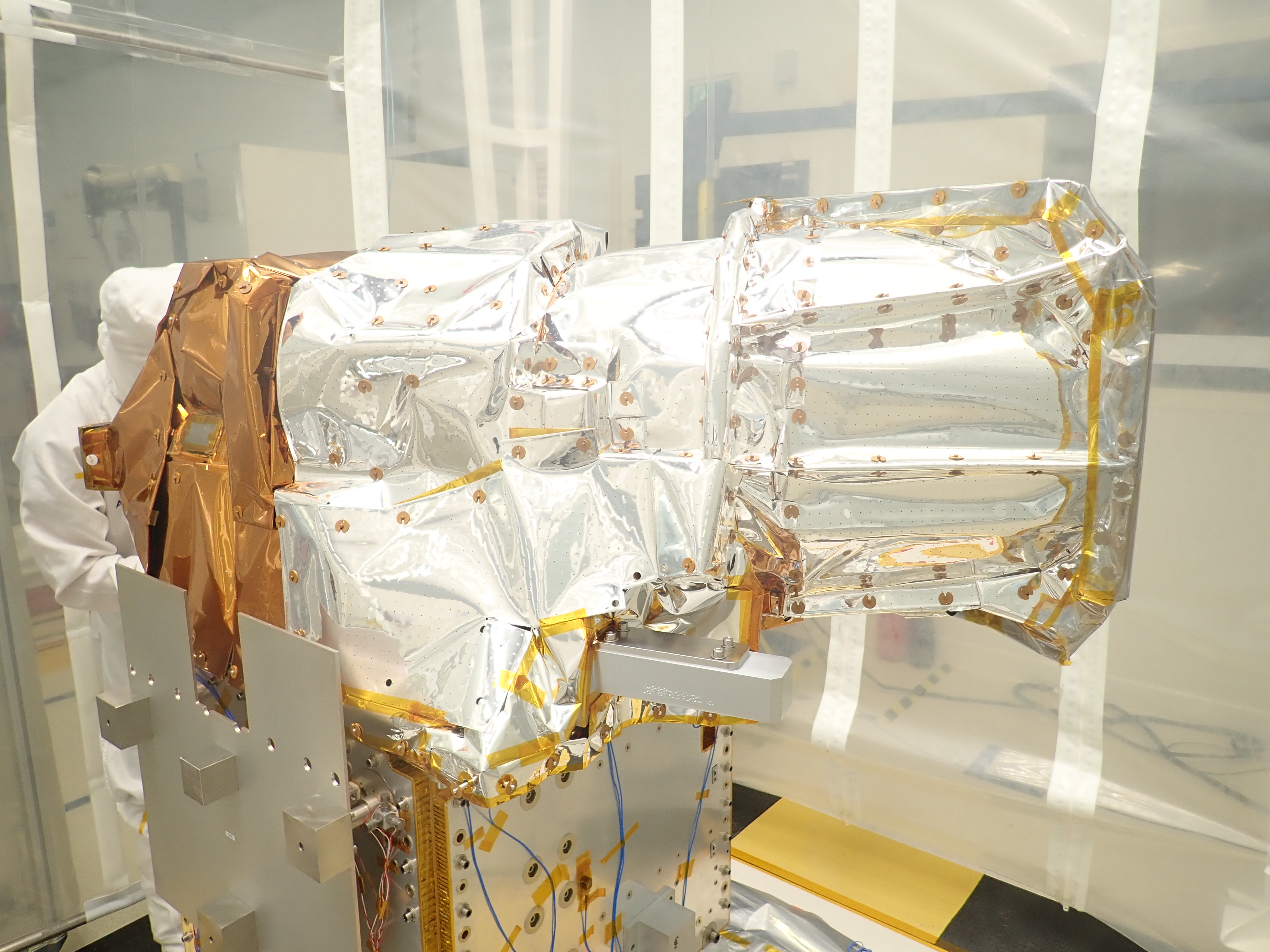 MicroCarb, à l’heure des essais mécaniques pour l’instrument | CNES